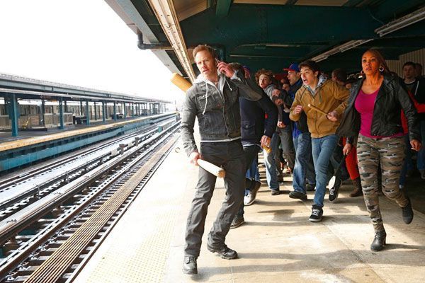 Two New Stills For ‘Sharknado 2’ Fly In! – Horror Society
